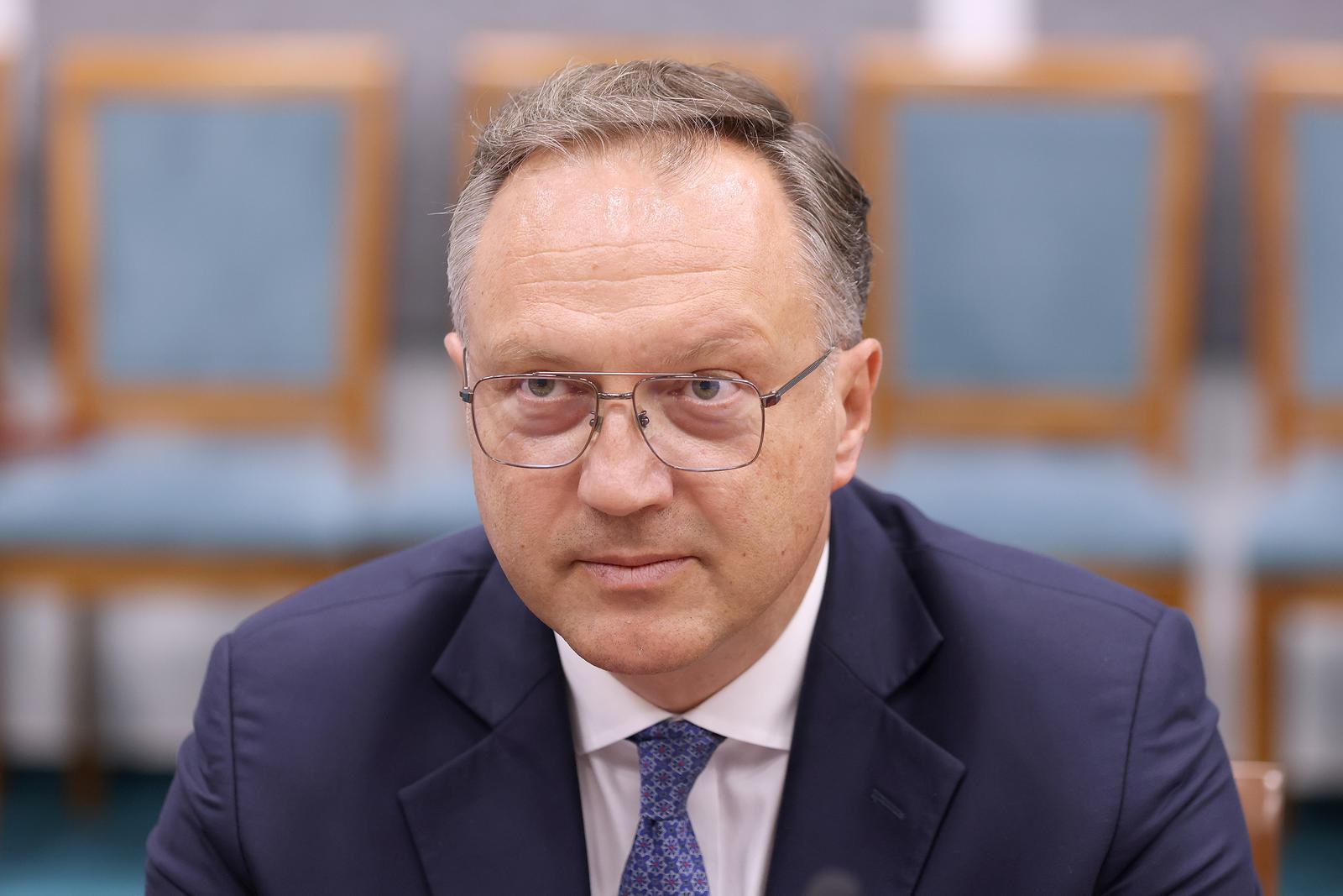 Reagiranje Jadrolinije na članak o kupnji katamarana