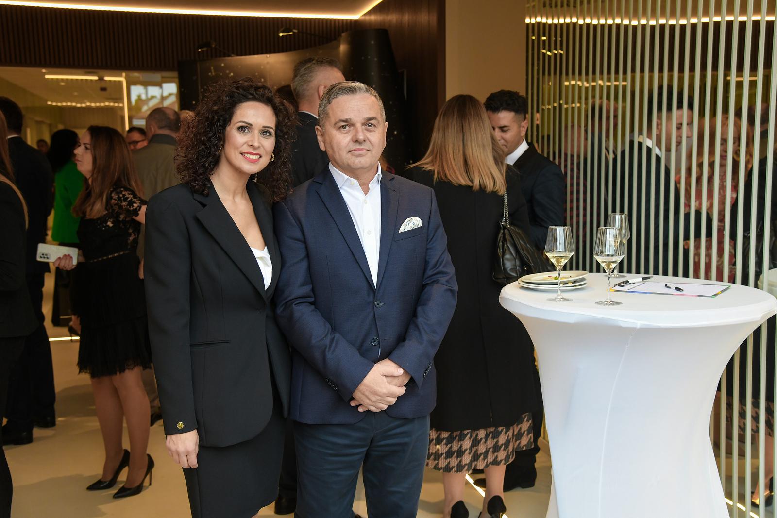 Uz karijeru u državnoj bolnici, uhićeni Rotim ima i poduzetničku