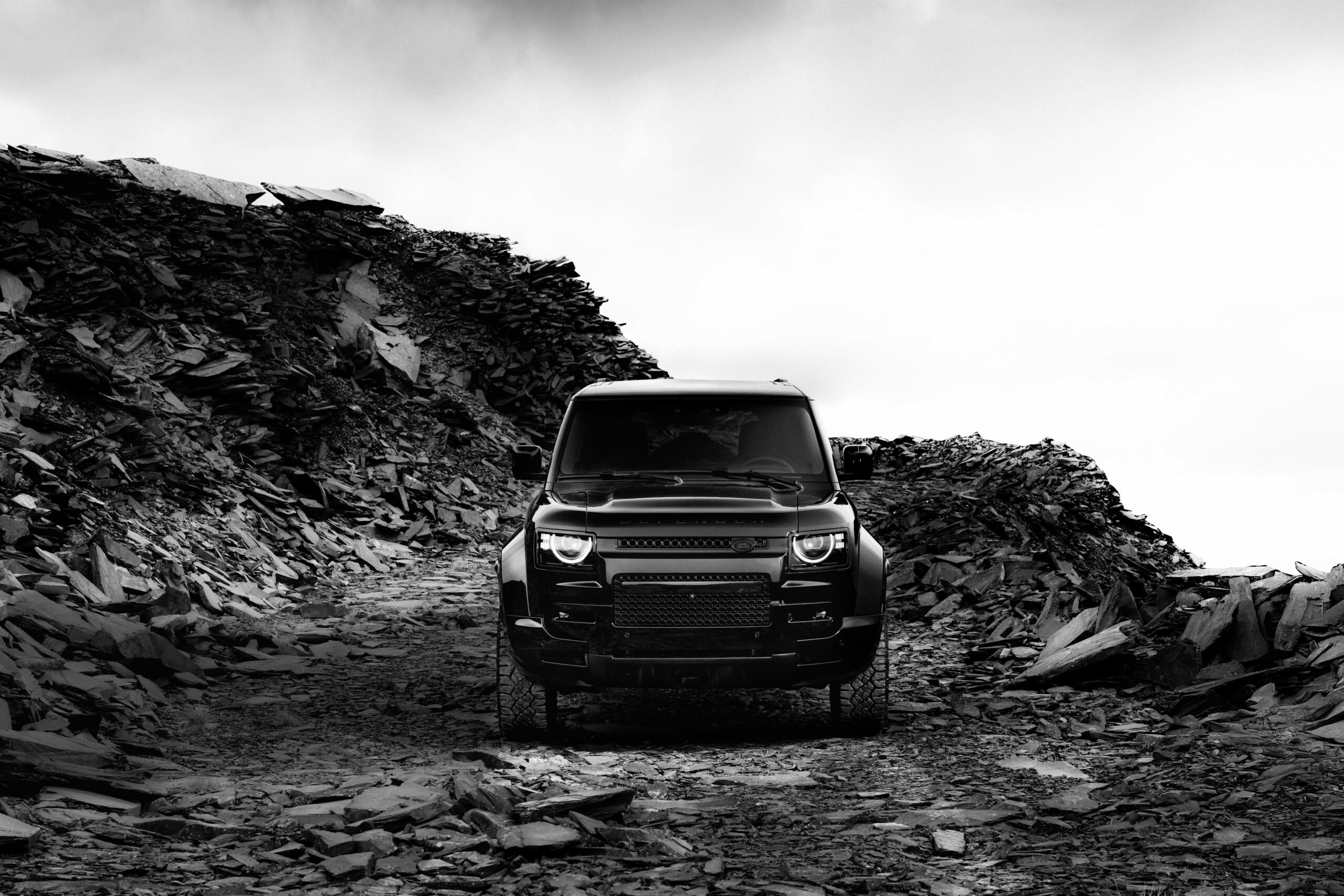 Predstavljamo Defender Octa Black - izdržljivu luksuznu rock zvijezdu 4X4