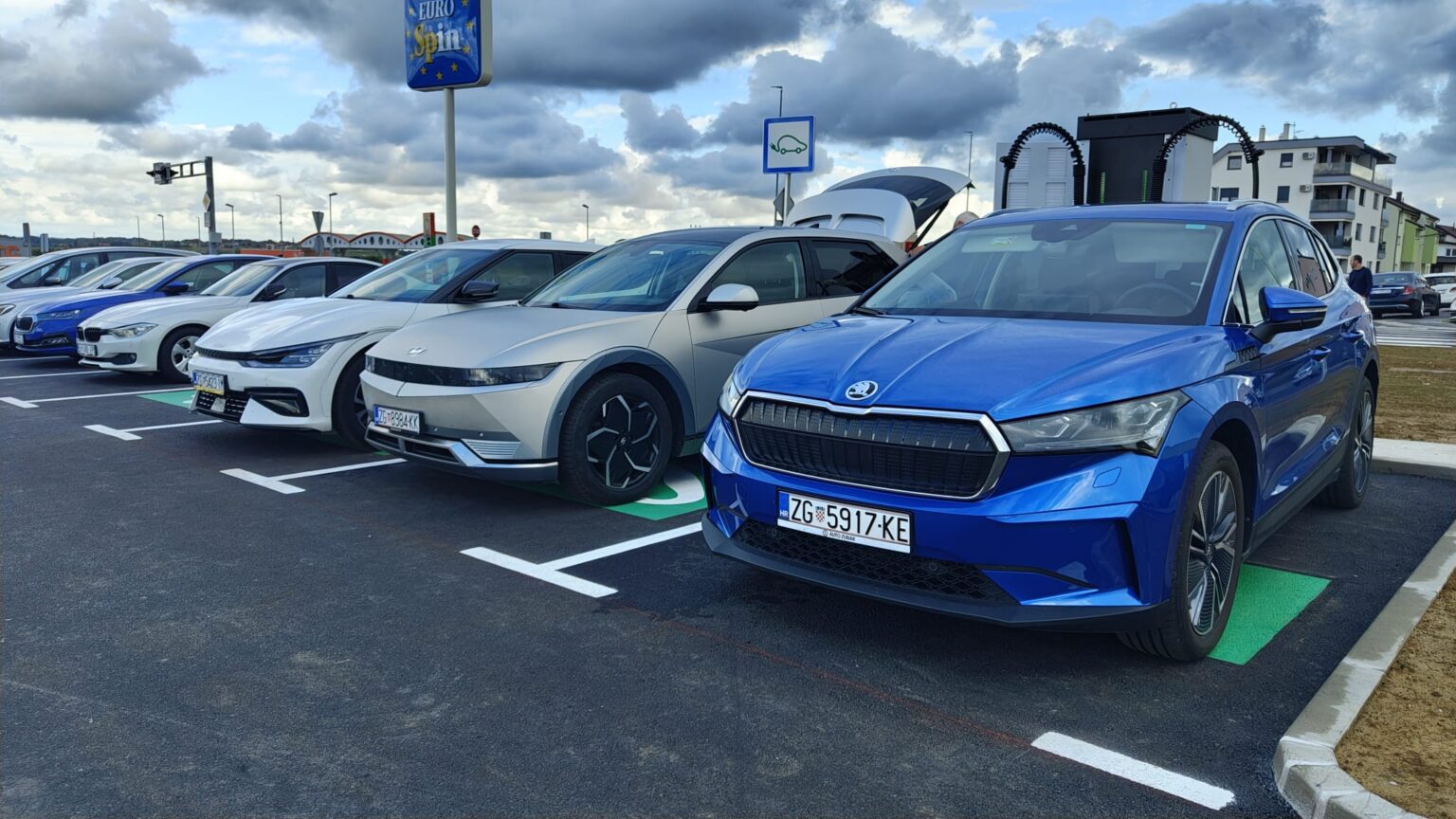 Qelo brzi punjači dostupni na tri nove lokacije